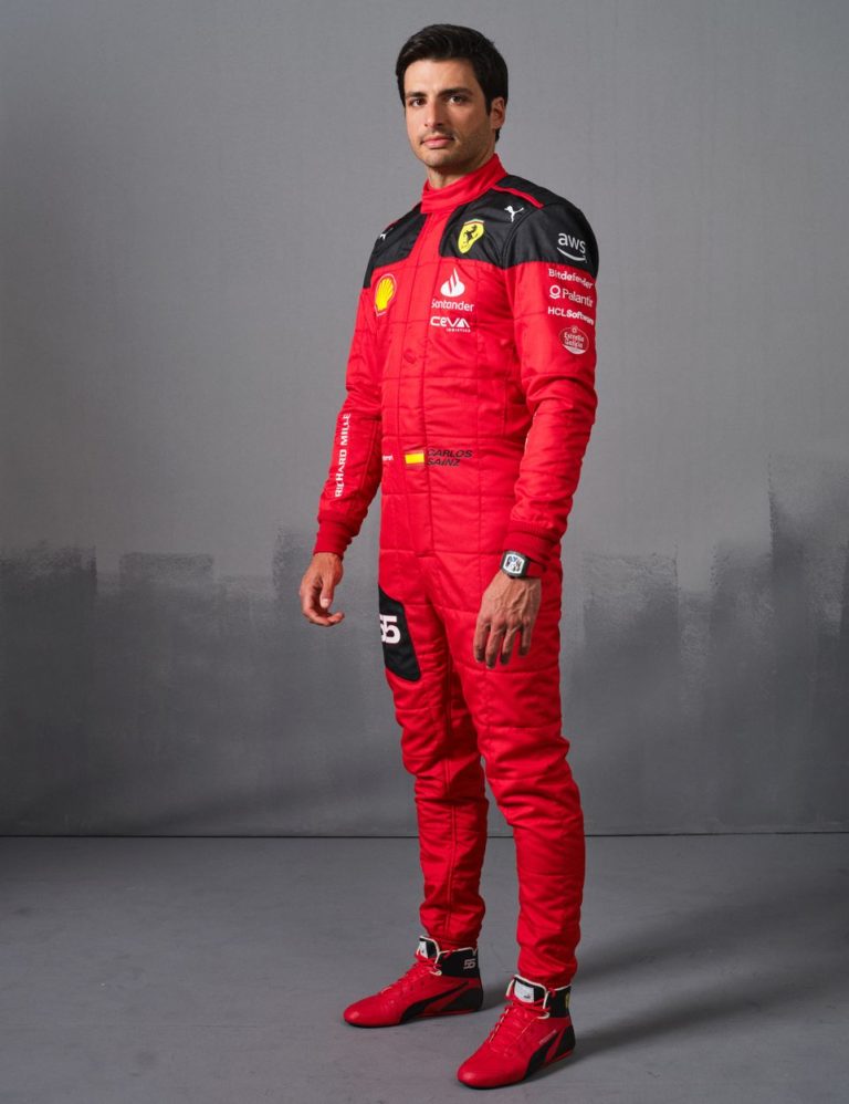 F1 | Ferrari SF-23, le immagini della nuova Rossa e del Team [Gallery]