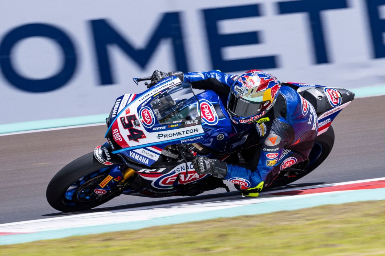 SBK | GP Indonesia 2023, SP Race: otto giri di caos a Mandalika, Toprak Razgatlıoğlu rompe l ...