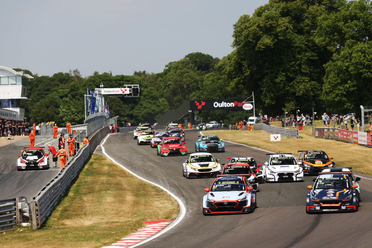 TCR | Winfield e Boardley si impongono a Oulton Park, W2 ProGP domina a ...
