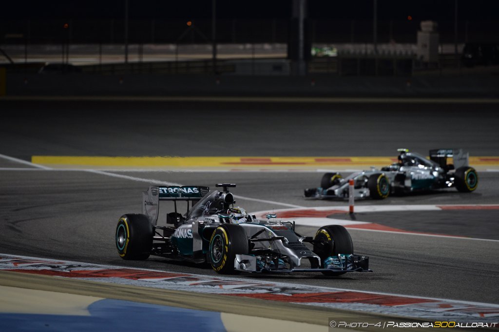 Lewis Hamilton vince il Gp del Bahrain 2014, davanti a Rosberg e Perez ...